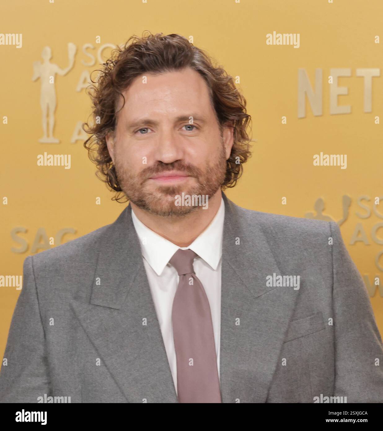 Édgar Ramírez attends the 31st Annual Screen Actors Guild Awards at ...