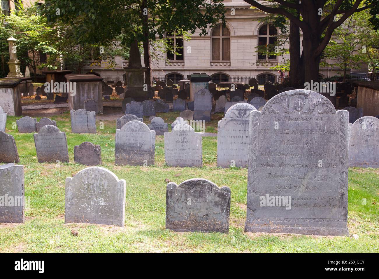 The HIstorical Granary Burying Ground where the founding fathers are ...