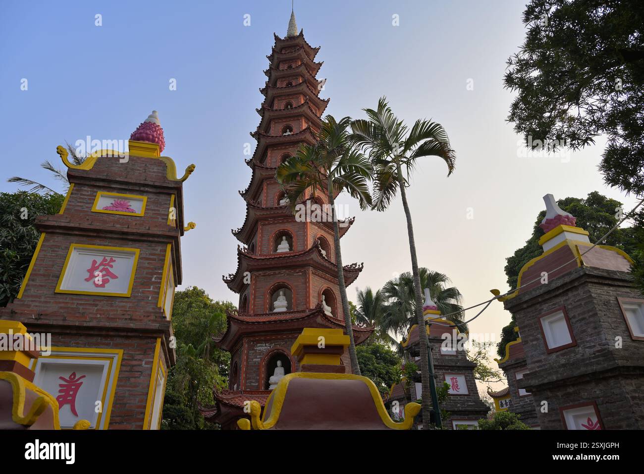 Beautiful Tran Quoc Pagoda at sunset - The vibrant life in Hanoi ...