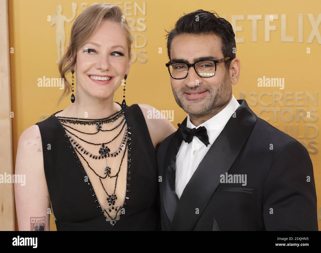 Kumail Nanjiani attends the 31st Annual Screen Actors Guild Awards at ...