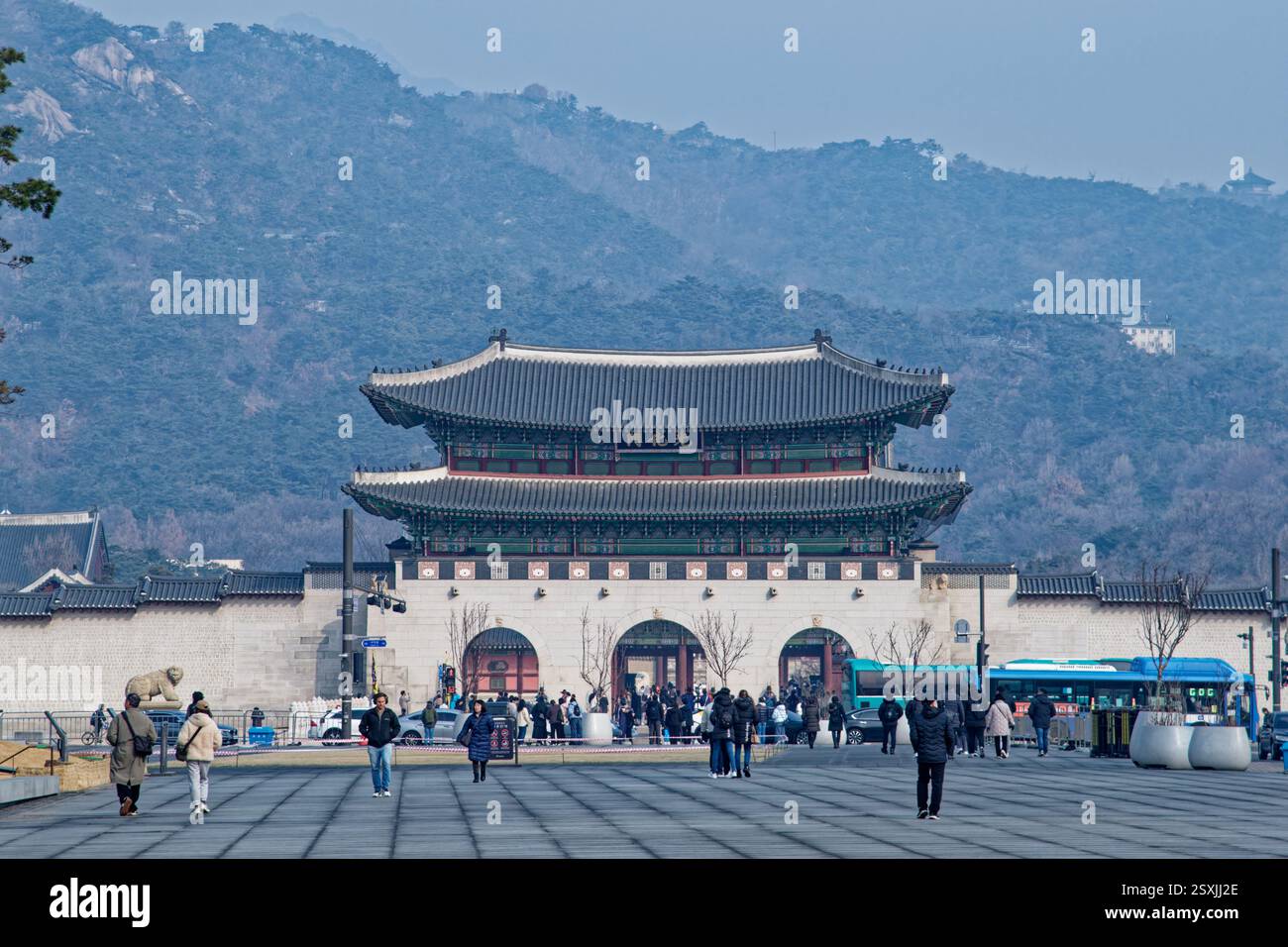 Seoul, South-Korea. febuary 16, 2025 : view of Gwanghwamun the largest ...