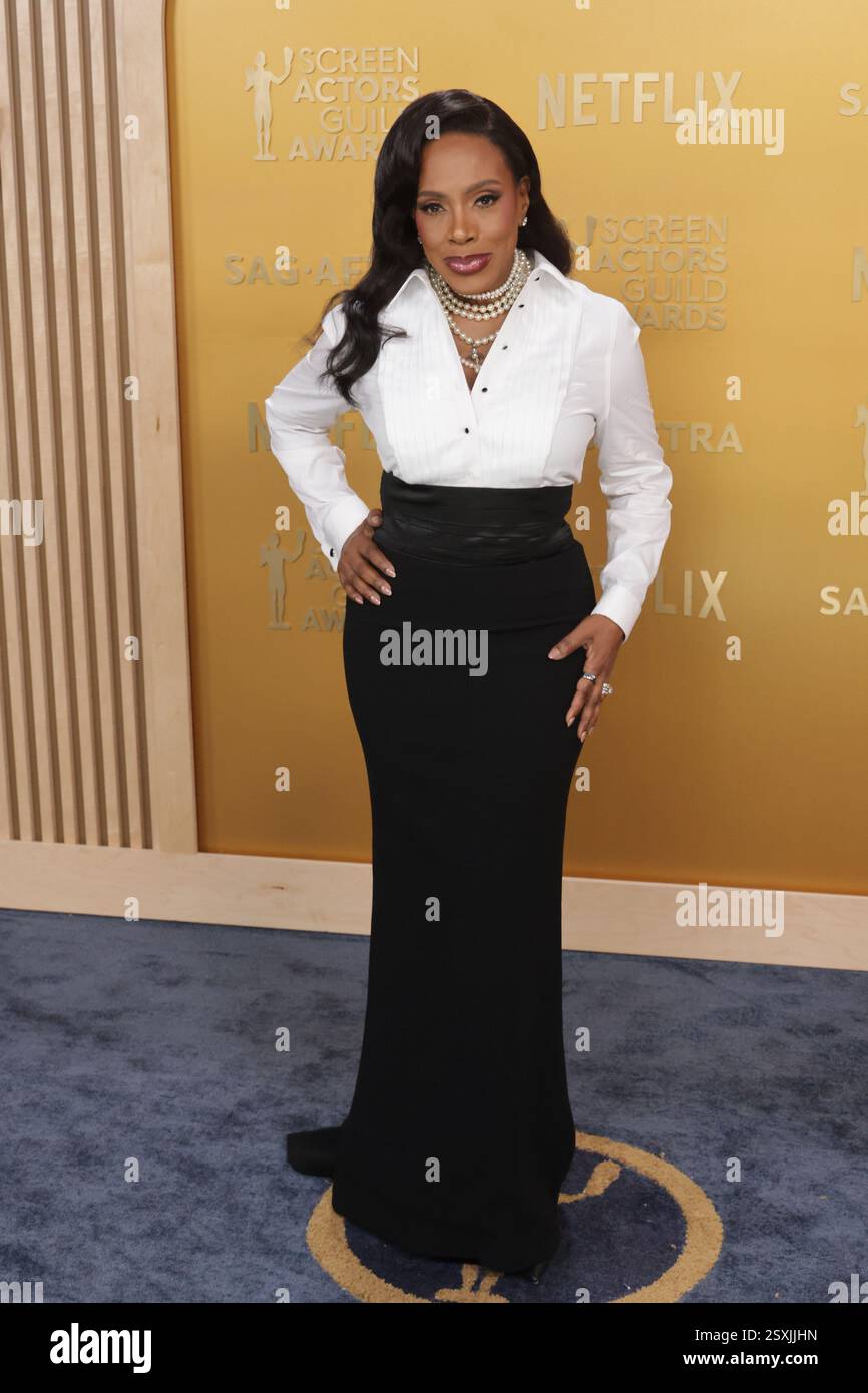 Sheryl Lee Ralph attends the 31st annual Screen Actors Guild Awards at ...