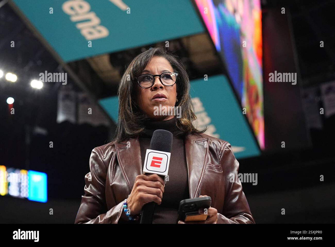ESPN sideline reporter Lisa Salters in the first half of an NBA ...