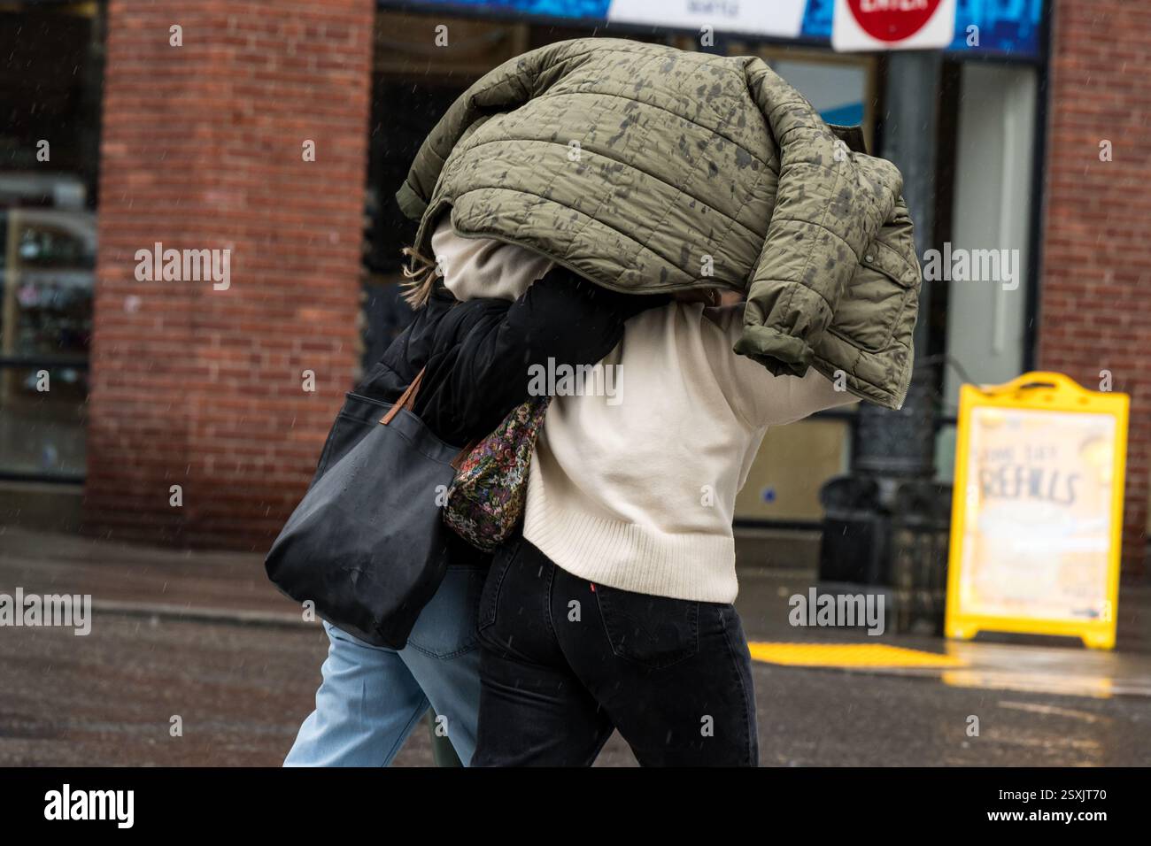 Seattle, USA. 24th Feb 2025. Seattle braces for high wind and rain ...