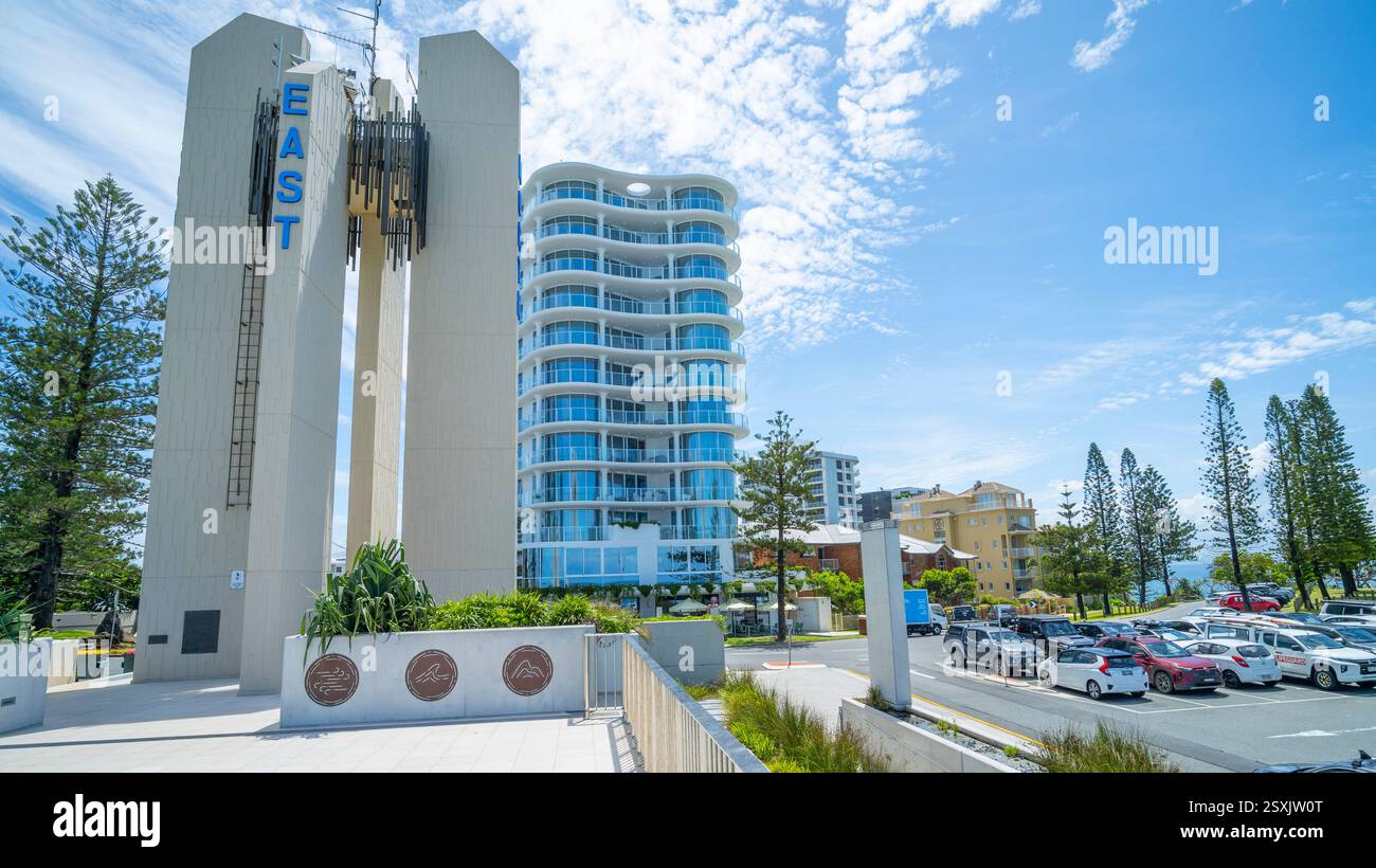 Captain Cook Memorial and Lighthouse, Coolangatta, gold coast ...