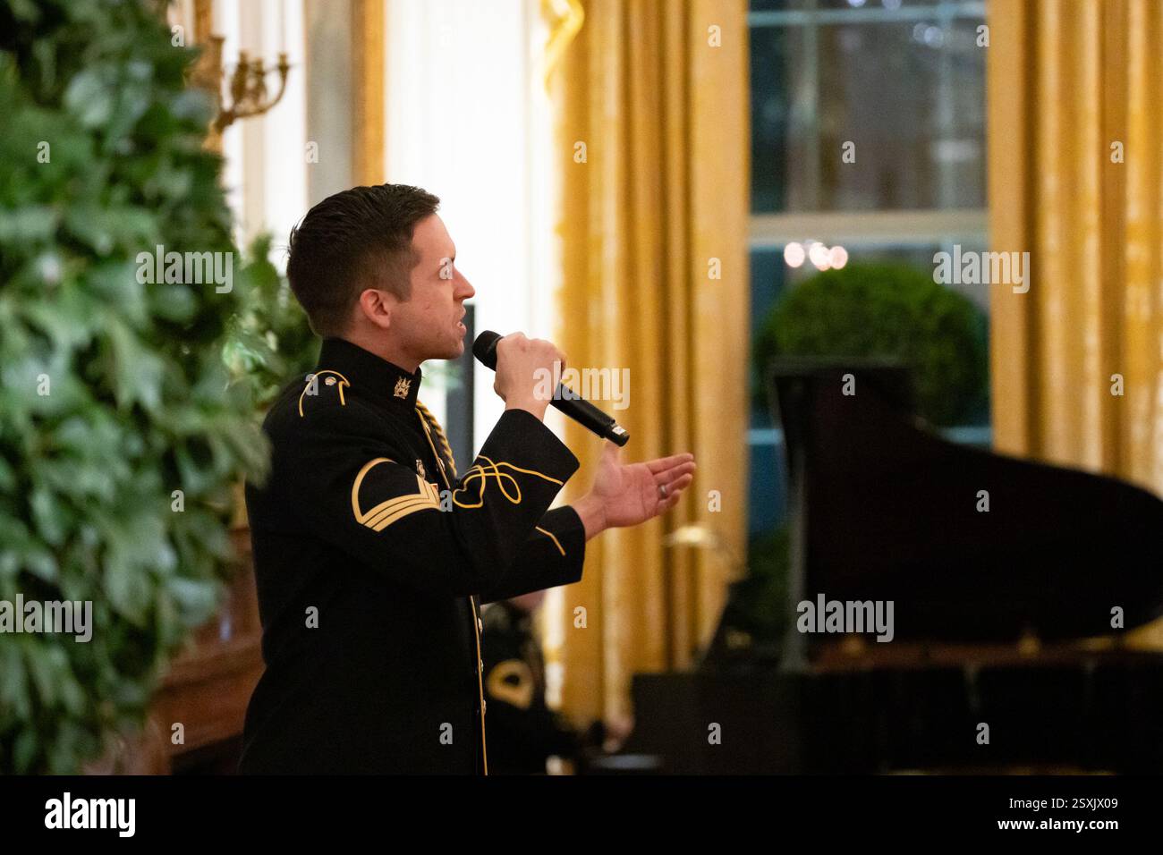 The United States Army Chorus and Strings performs for President Donald ...