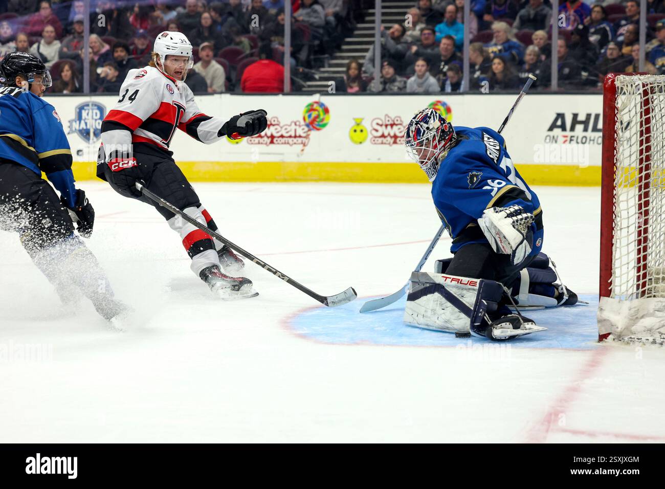 CLEVELAND, OH - FEBRUARY 24: Cleveland Monsters goaltender Zach ...
