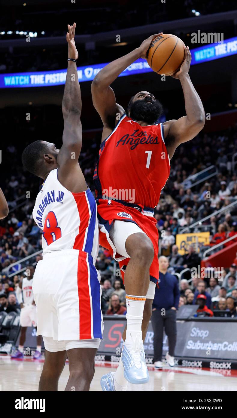 Los Angeles Clippers guard James Harden (1) goes to the basket against ...