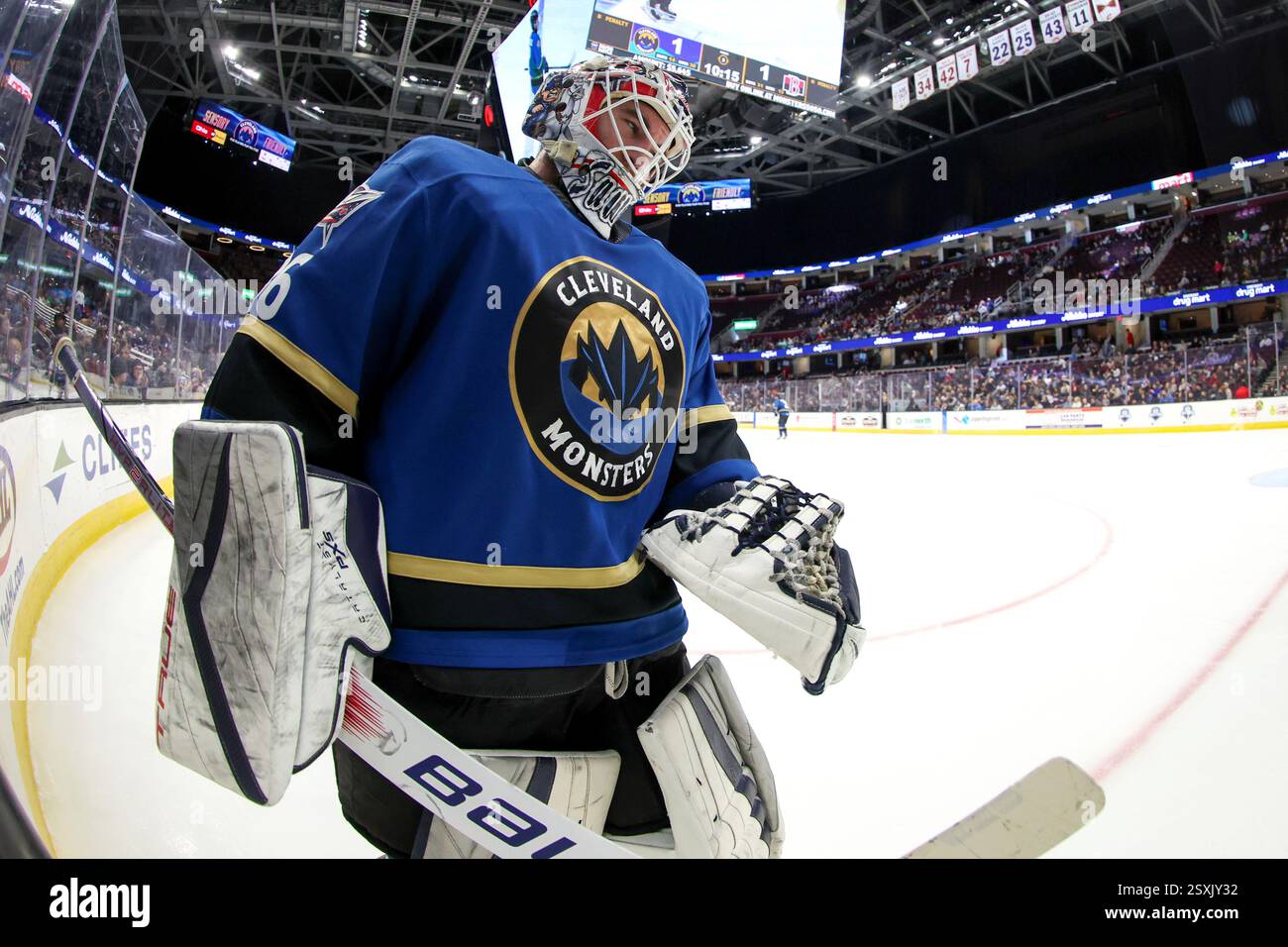 CLEVELAND, OH - FEBRUARY 24: Cleveland Monsters goaltender Zach ...