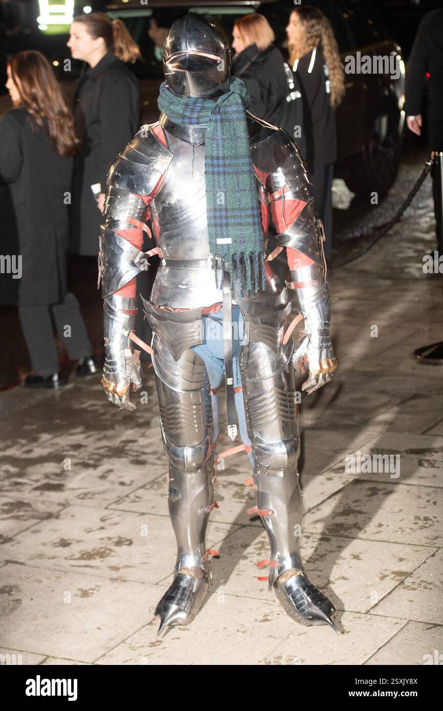 Burberry runway show arrivals hi-res stock photography and images - Alamy