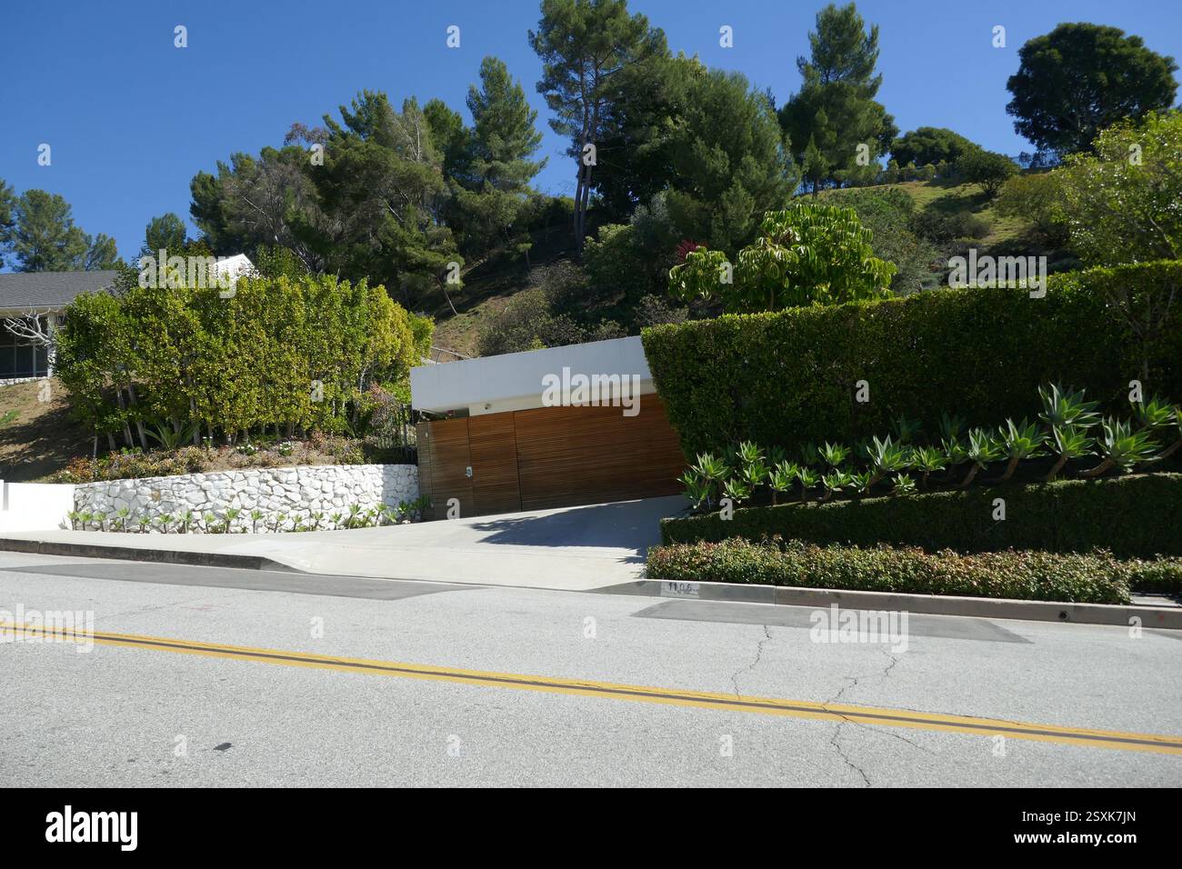 Beverly Hills, California, USA 23rd February 2025 Actor Orlando Bloom ...