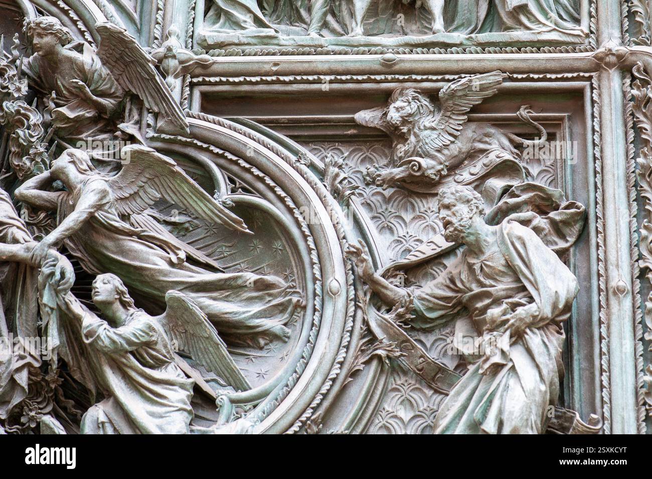 Main bronze door milan hi-res stock photography and images - Alamy