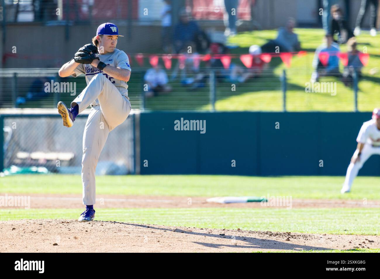 STANFORD, CA - FEBRUARY 21: Washington Huskies pitcher Max Banks (22 ...