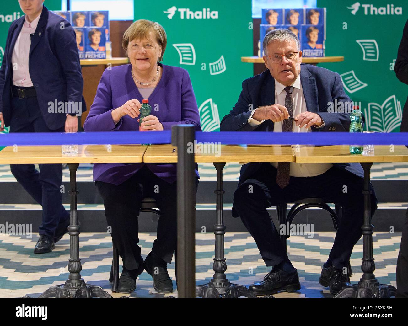 Angela Merkel presents her autobiography "Freedom" in Vienna and gives ...