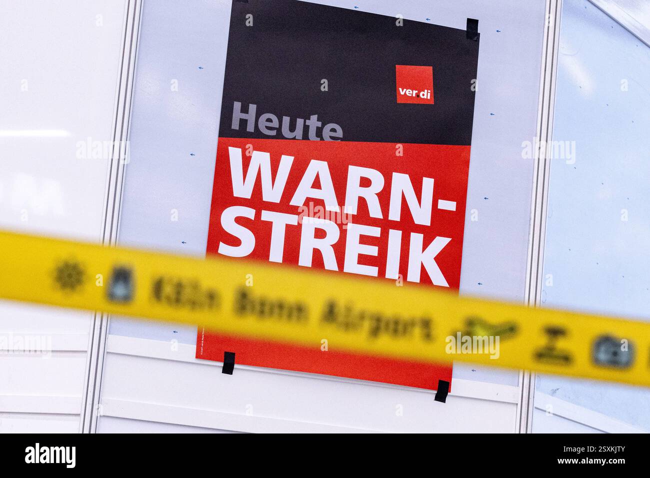 Ganztägiger ver.di Warnstreik im Flughafen Köln Bonn 24.02.2025 Ein ...