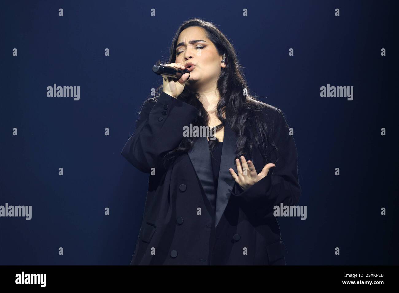 Miss Germany Awards Finale 2025 Auftritt der Musikerin Bahar Kizil Ex ...