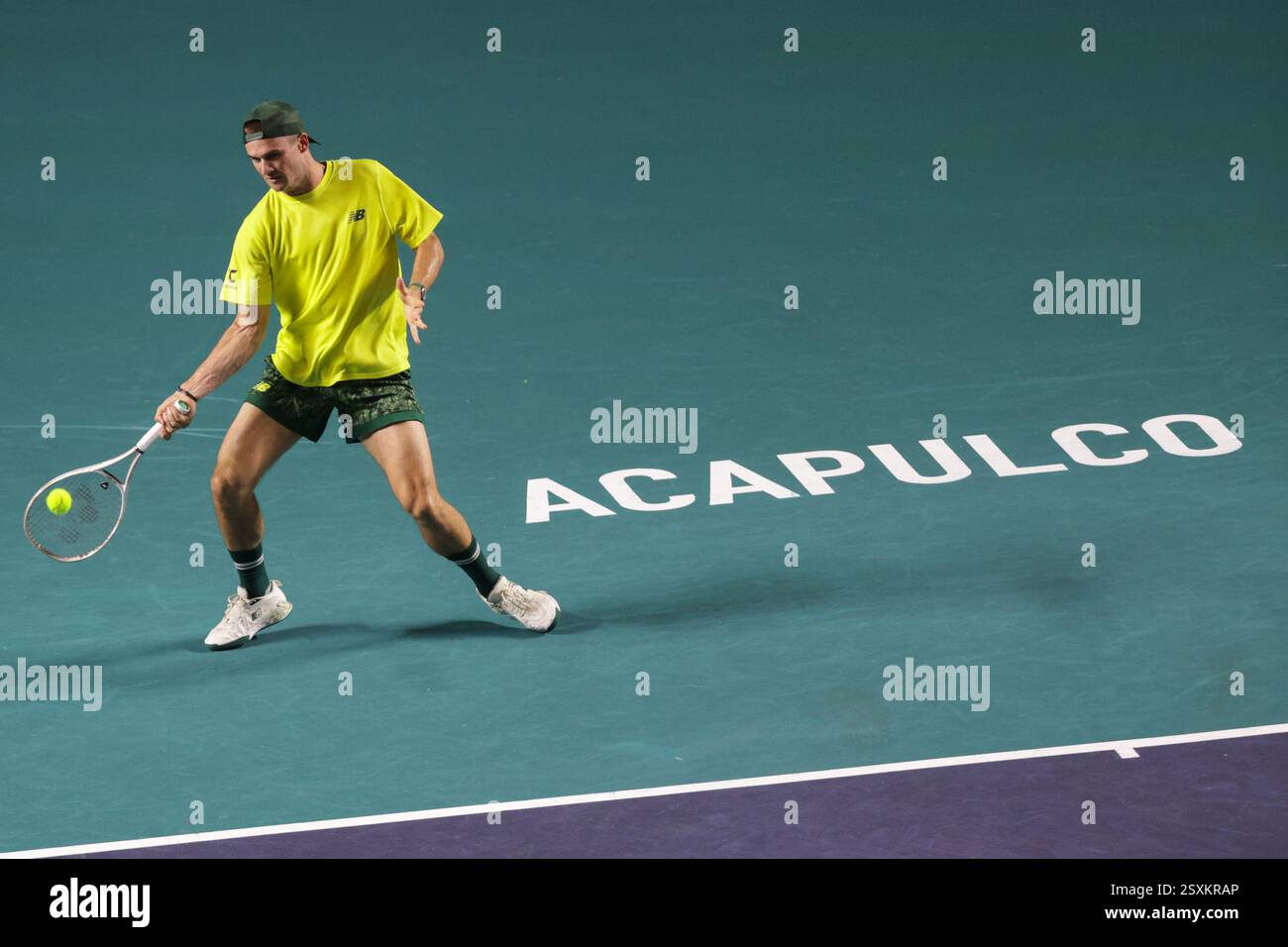 (250225) -- ACAPULCO, Feb. 25, 2025 (Xinhua) -- Tommy Paul of the ...