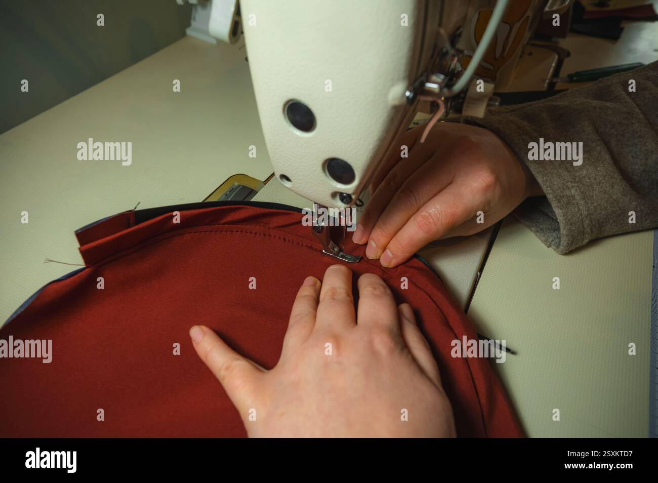 Handmade tailoring workshop with sewing machine Stock Photo - Alamy