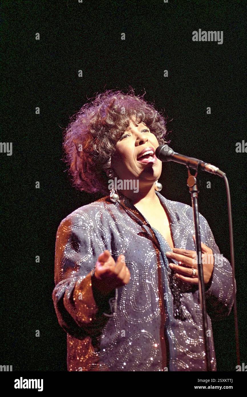 FILE: Roberta Flack, an American singer and pianist, performs during a ...