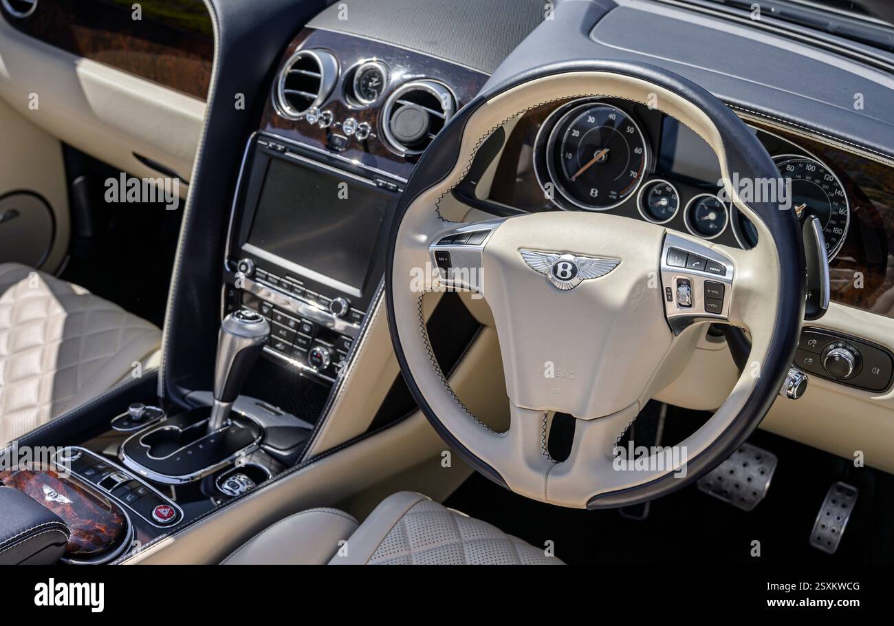 Luxury Bentley interior Stock Photo - Alamy