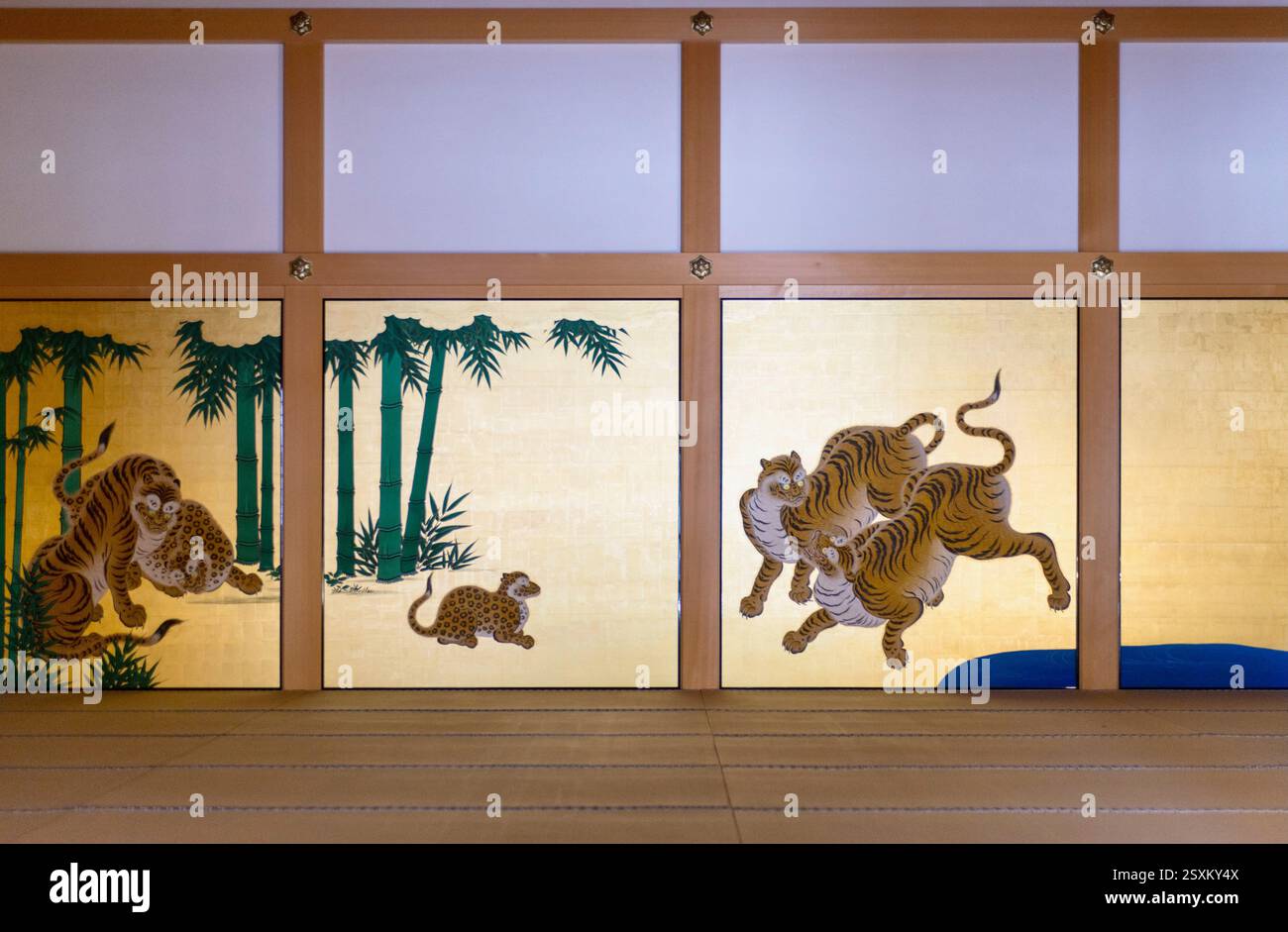 Photo shows the Ichi-no-ma (primary waiting room) inside the Omote ...