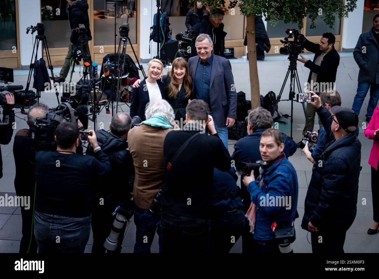 Bundespressekonferenz Die Linke - Zu den Bundestagswahlen- Jan van Aken ...