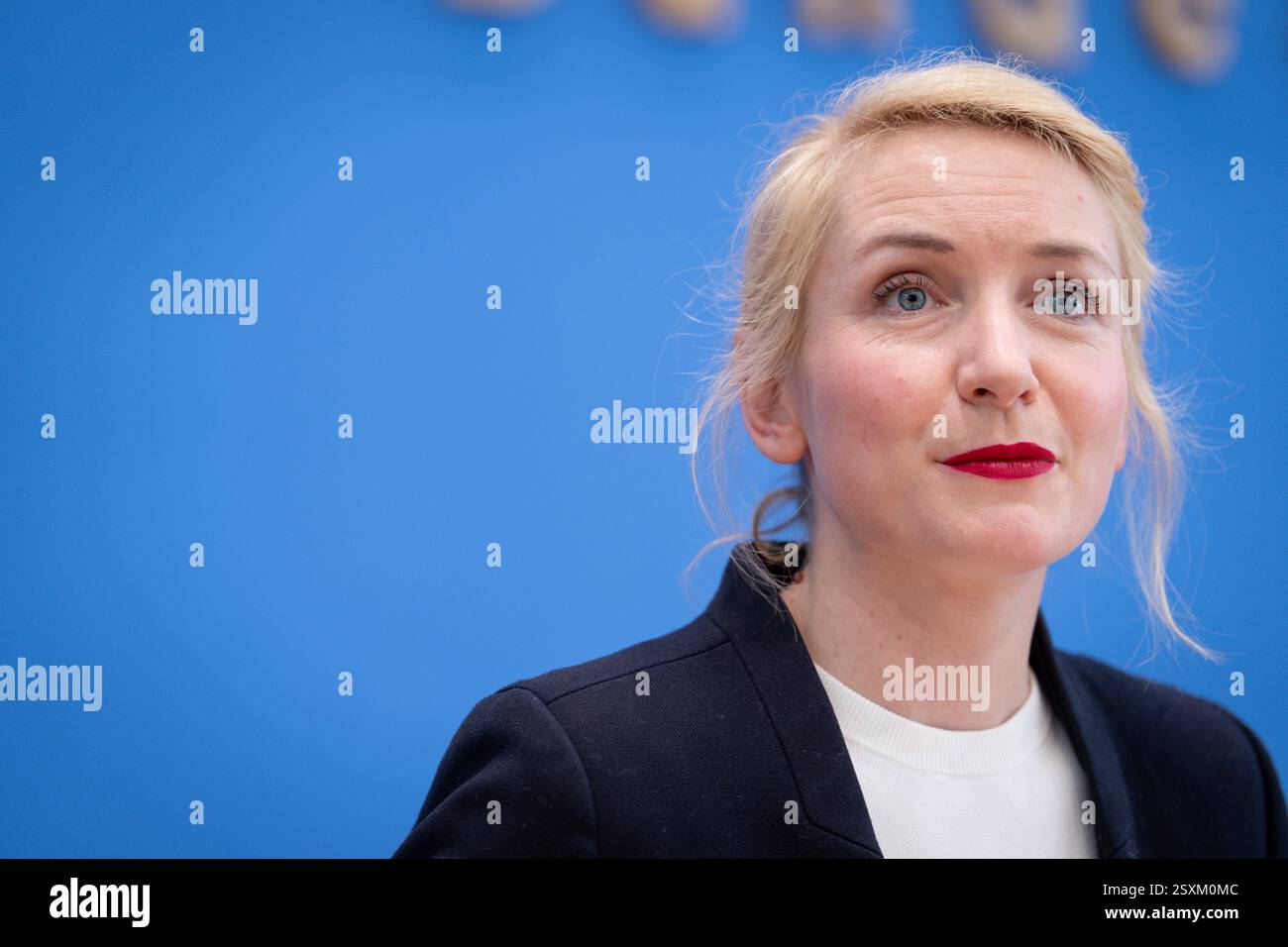 Bundespressekonferenz Die Linke - Zu den Bundestagswahlen- Ines ...