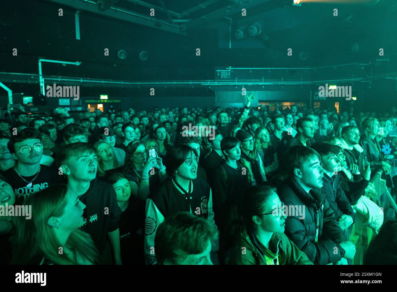 Waves crowd hi-res stock photography and images - Alamy