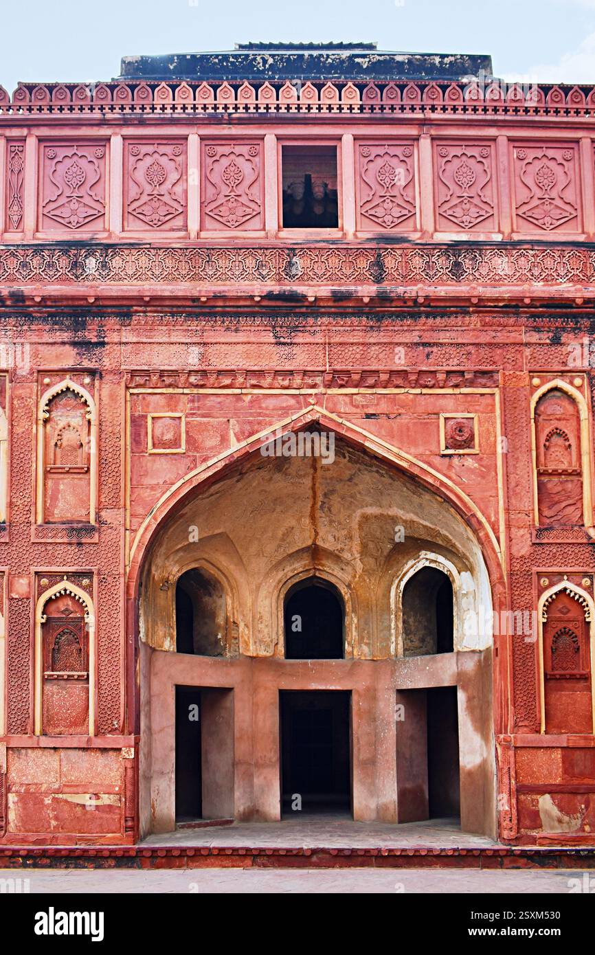 Vertical view of Jahangiri Mahal, a palace inside Agra Fort, Agra ...