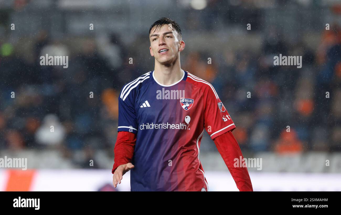 FC Dallas centre forward Petar Musa (9) during an MLS soccer match ...