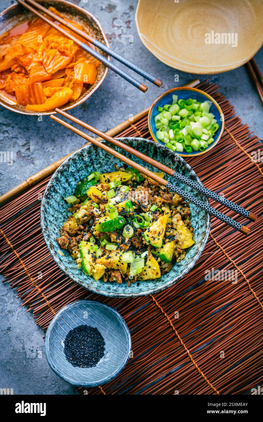Stir fried beef vegetables hi-res stock photography and images - Alamy