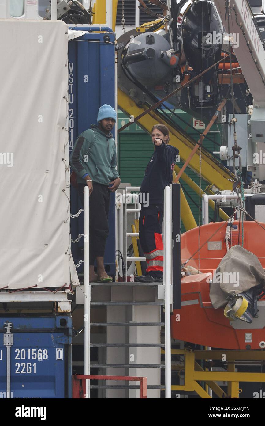 Naples, Italy. 25th Feb, 2025. In Naples, 41 migrants rescued in the ...