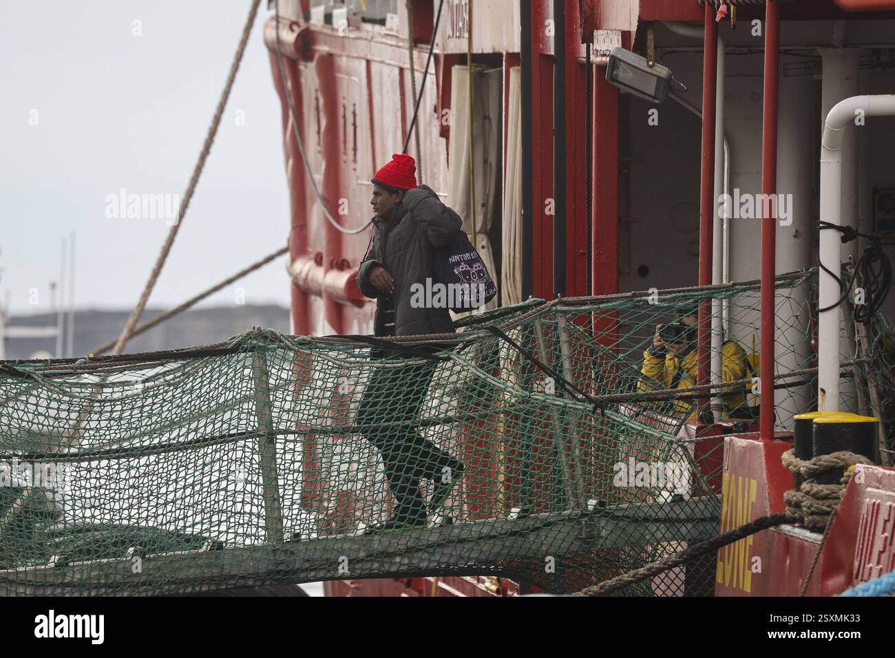In Naples, 41 migrants rescued in the Mediterranean Sea during the ...
