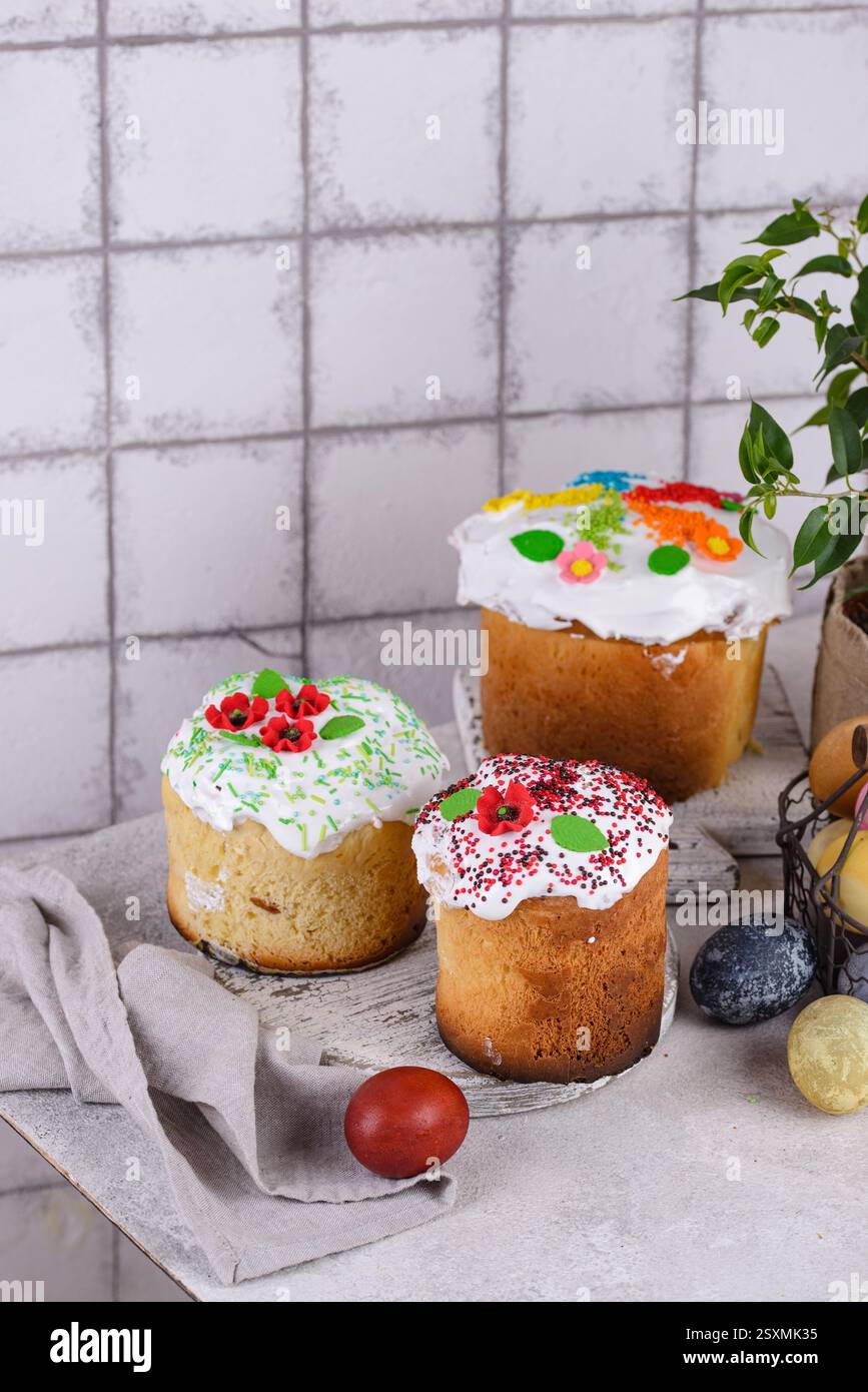 Traditional Ukrainian and Russian Easter cake kulich Stock Photo - Alamy