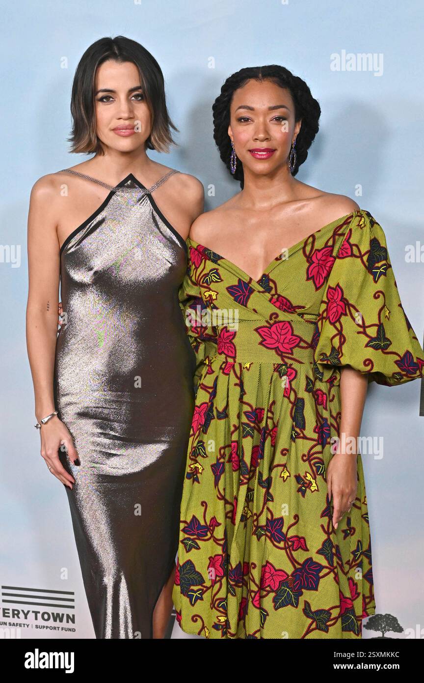 Natalie Morales und Sonequa Martin-Green bei der Premiere des Kinofilms ...
