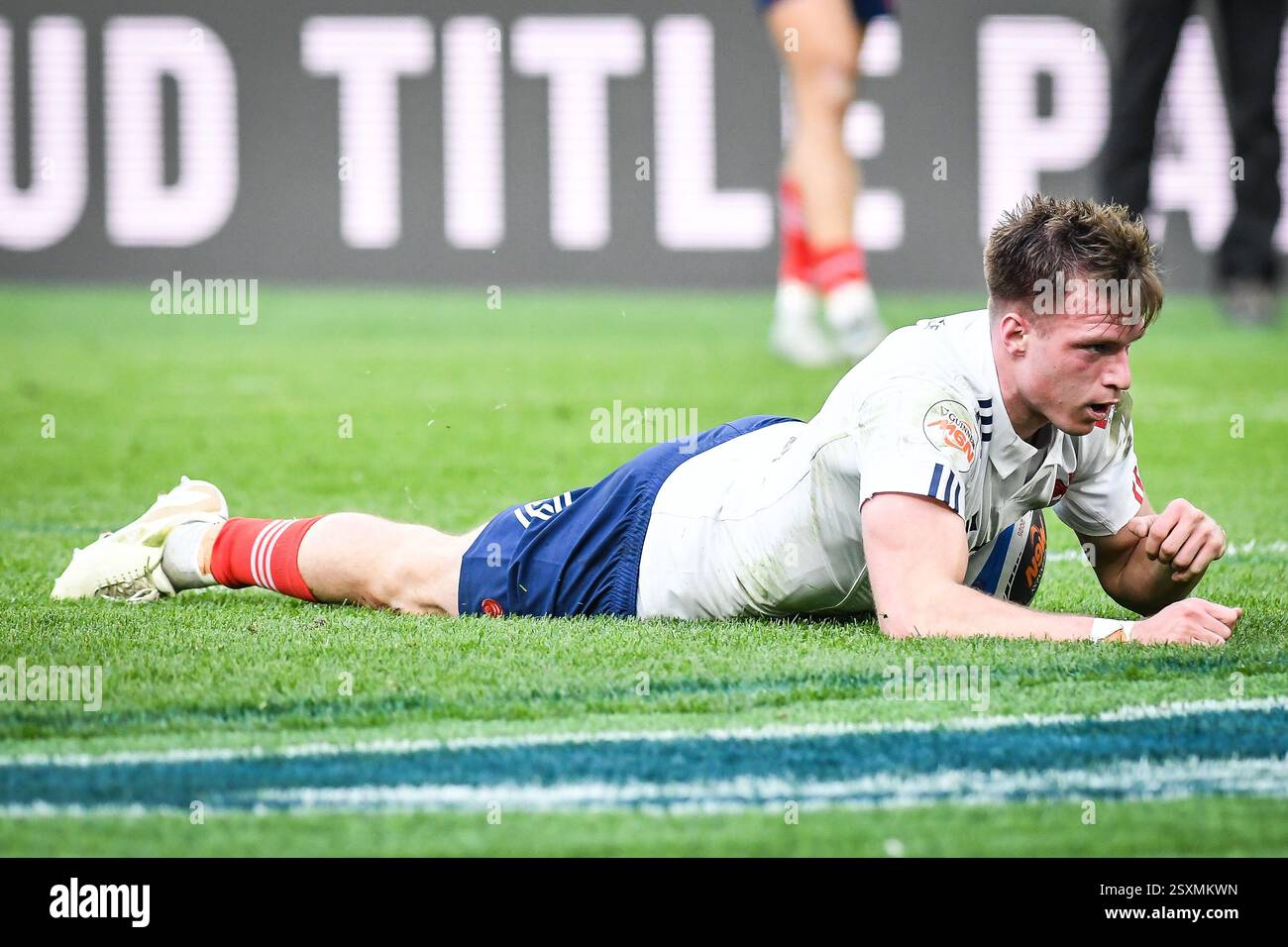 Leo BARRE of France scores his try during the 2025 Six Nations ...