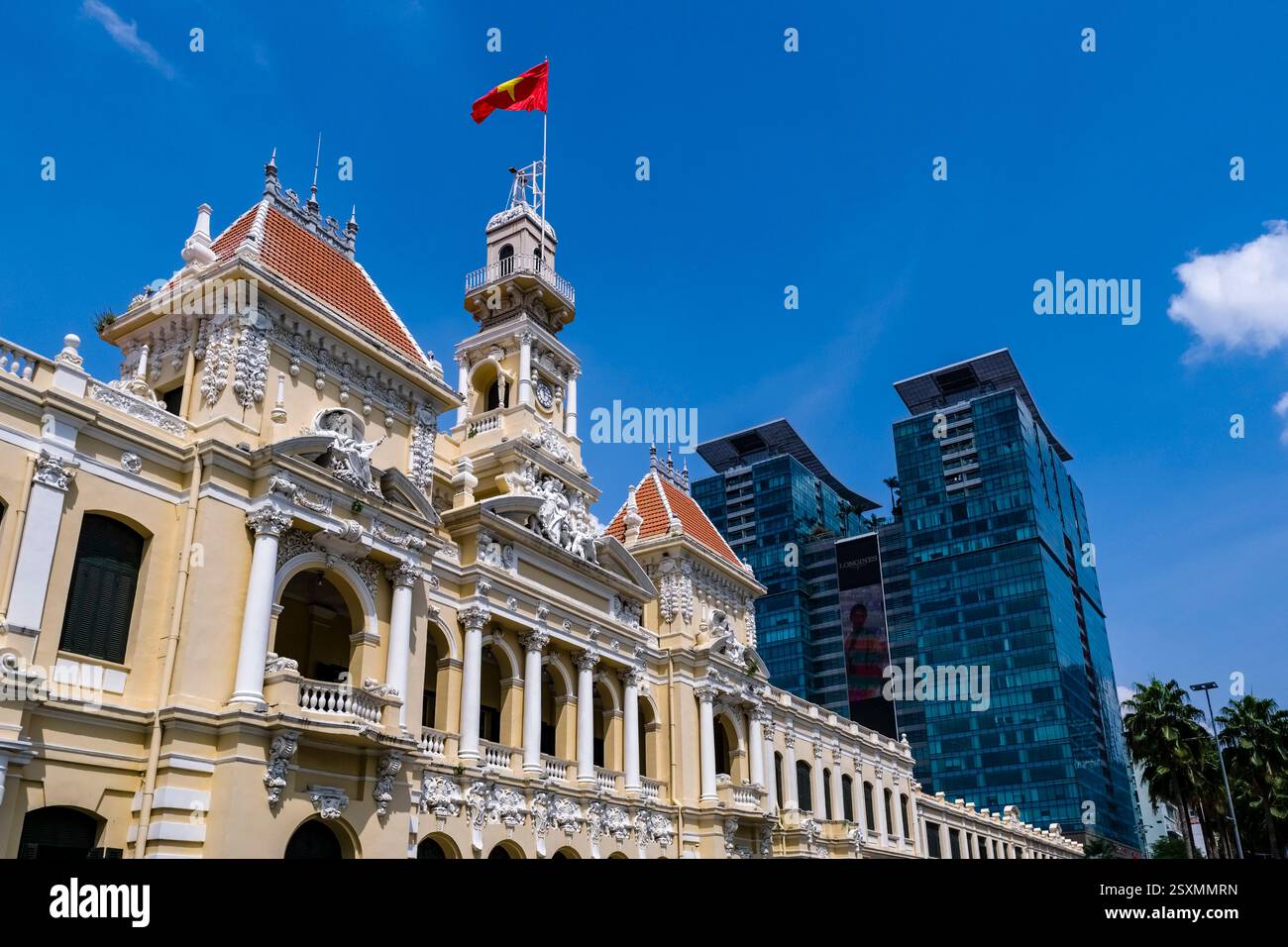 Facade of the People's Committee Building, Tòa nhà Ủy ban nhân dân ...
