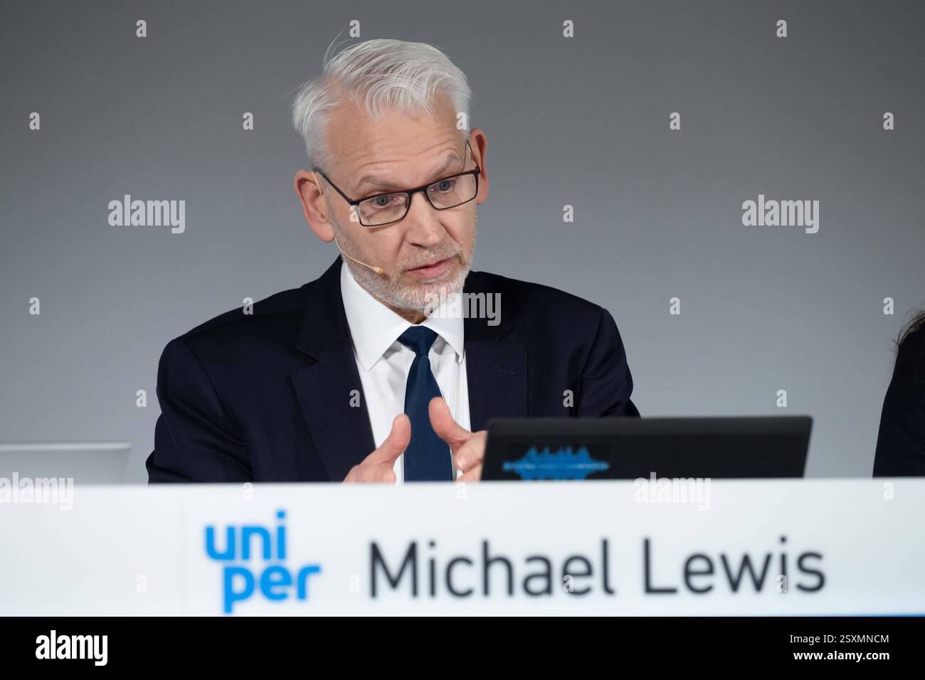Michael LEWIS, Vorstandsvorsitzender, Chief Executive Officer CEO ...