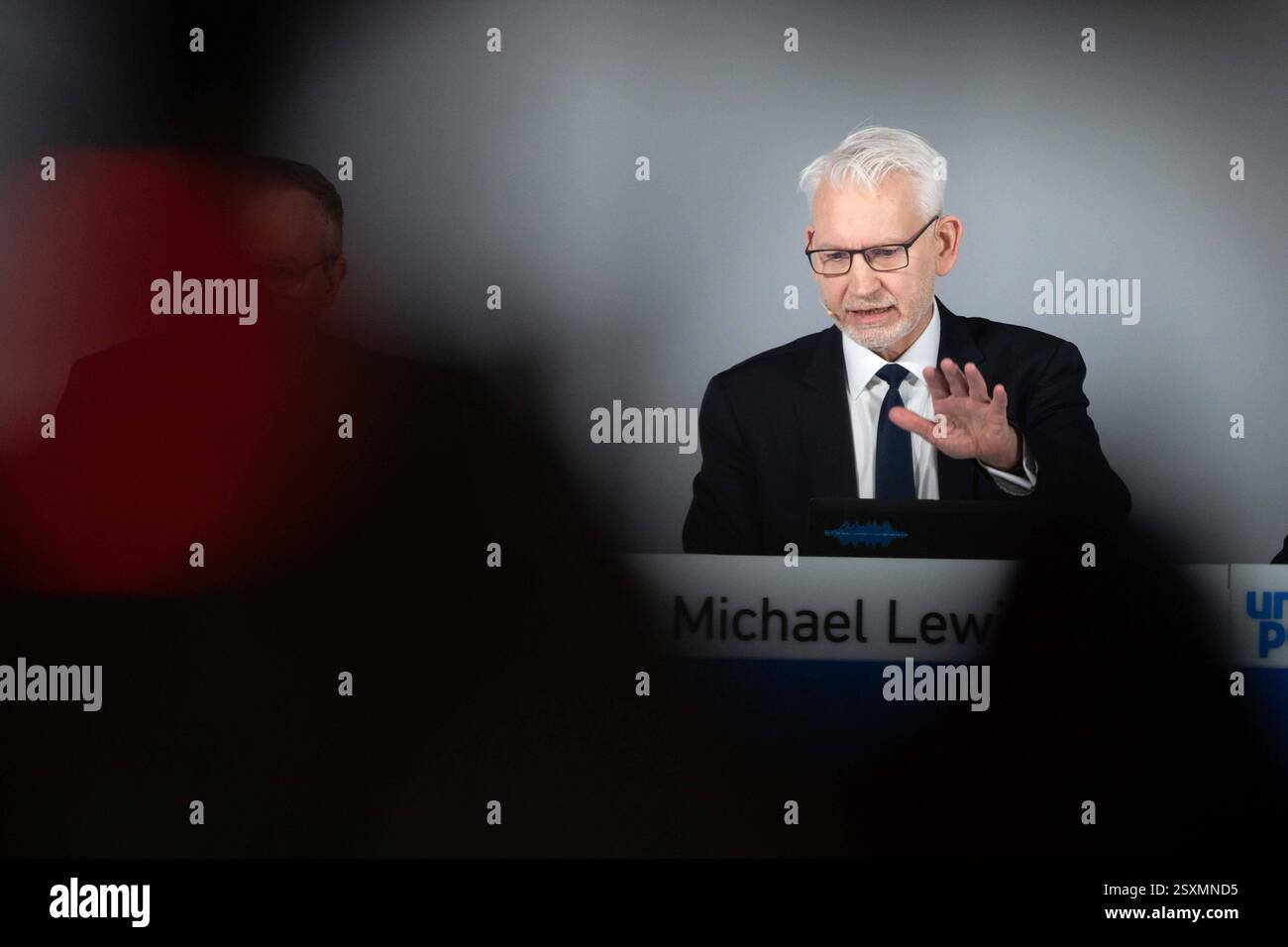Michael LEWIS, Vorstandsvorsitzender, Chief Executive Officer CEO ...