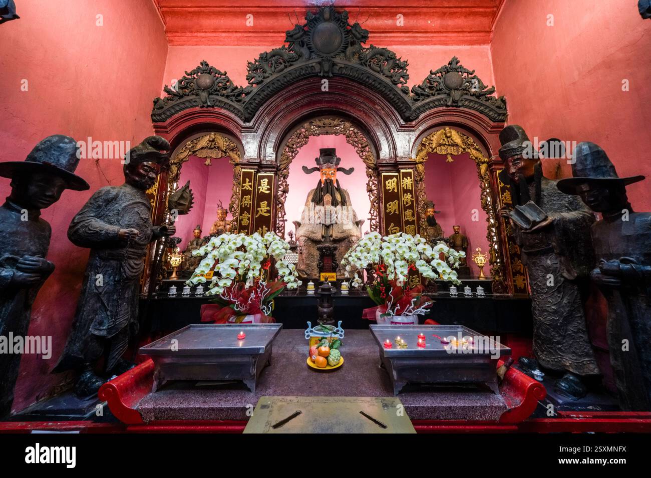 Shrine inside the Jade Emperor Pagoda, Chùa Ngọc Hoàng, a pagoda in Ho ...