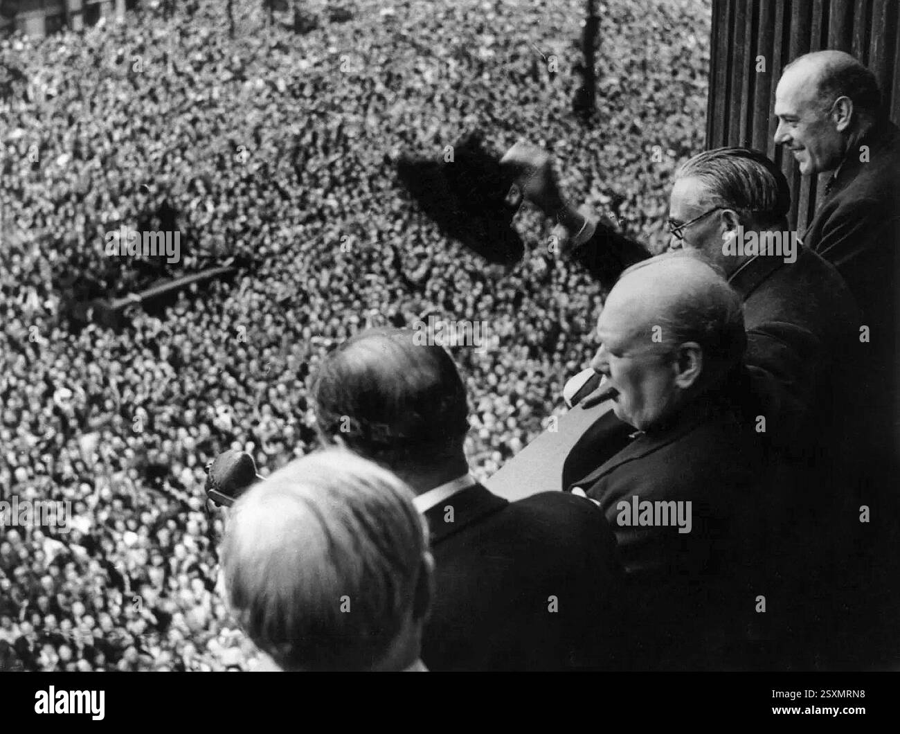 Ve day whitehall hi-res stock photography and images - Alamy