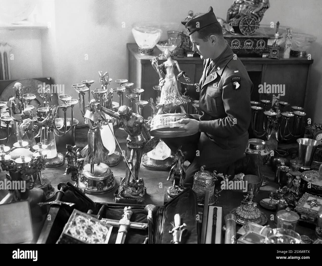 Hermann goring plunder hi-res stock photography and images - Alamy