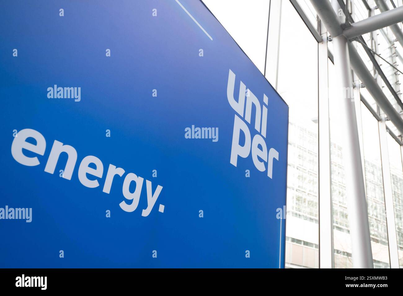 Die Konzernzentrale der Uniper SE, Logo, Feature, Symbolfoto, Randmotiv ...