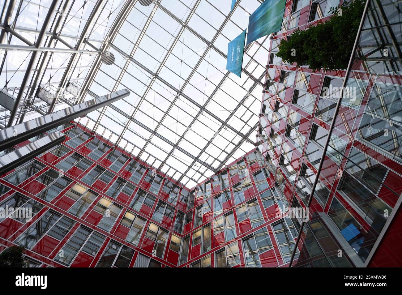 Die Konzernzentrale der Uniper SE, Logo, Feature, Symbolfoto, Randmotiv ...