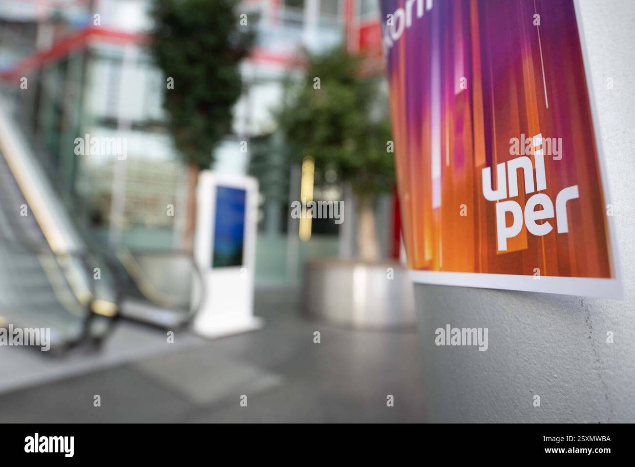 Die Konzernzentrale der Uniper SE, Logo, Feature, Symbolfoto, Randmotiv ...