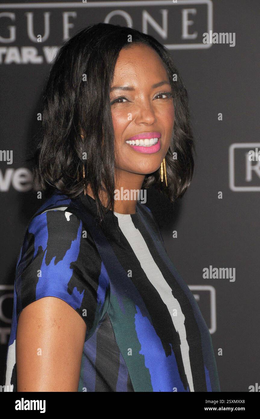 Aisha Tyler at the Star Wars "Rogue One" World Premiere held at the ...
