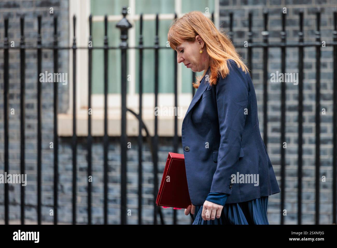 Rt hon angela rayner mp hi-res stock photography and images - Alamy