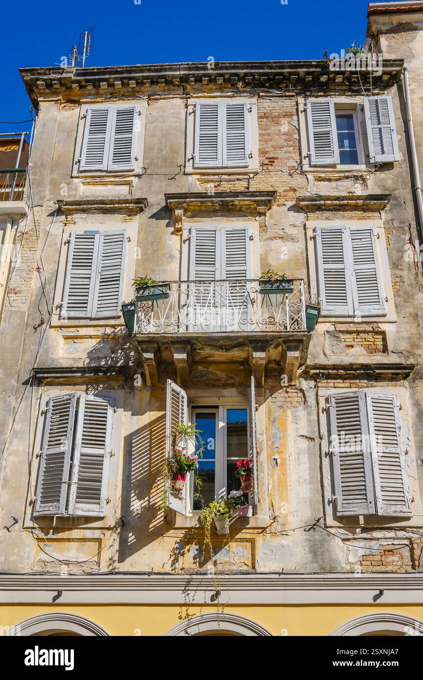 traditional old shuttered building in Corfu Old Town Stock Photo - Alamy