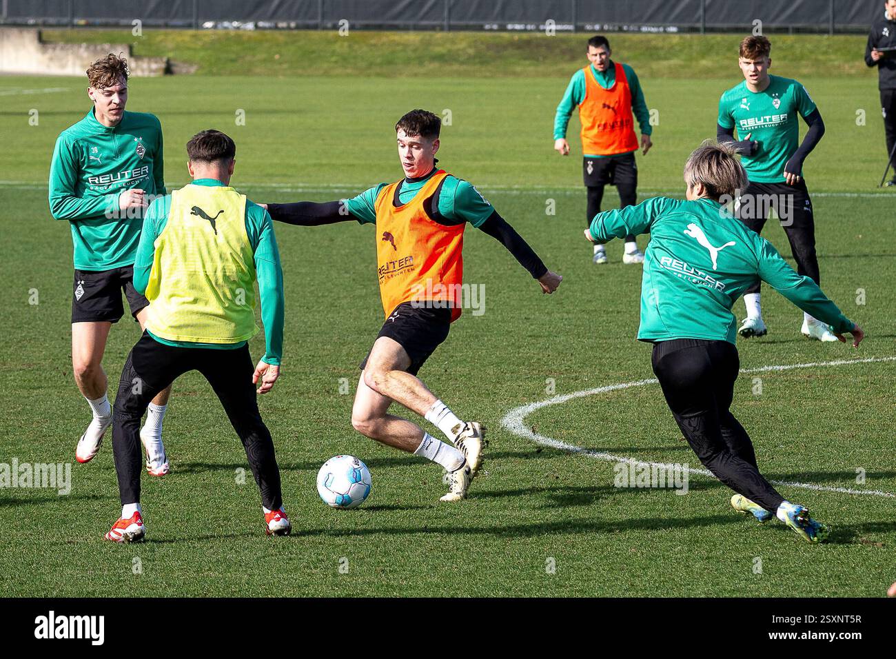 Moenchengladbach, Deutschland. 25th Feb, 2025. 25.02.2025, Fussball: 1 ...