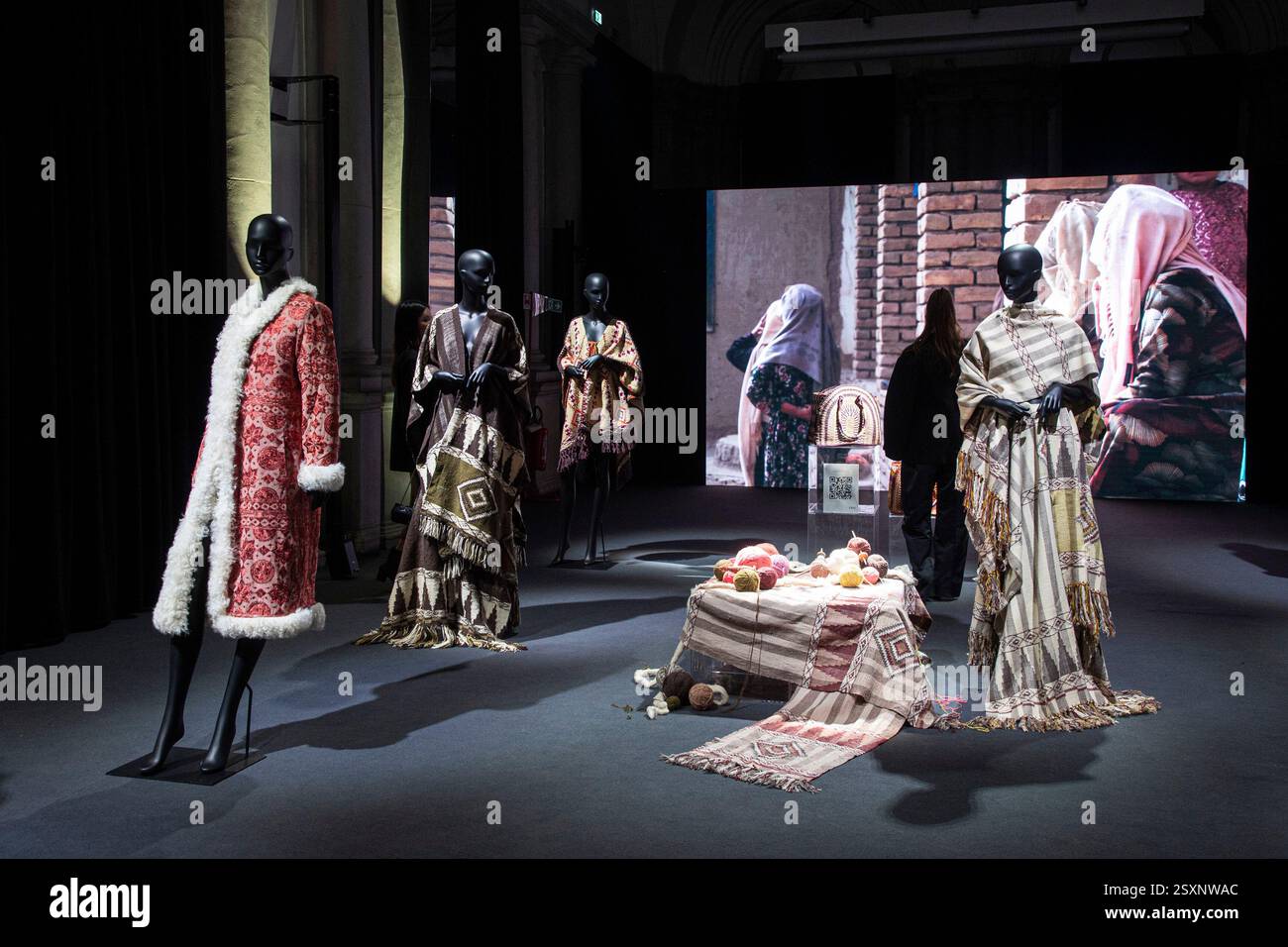 Milano Fashio Week Hub Camera della Moda a Palazzo GiureconsultiMilano ...